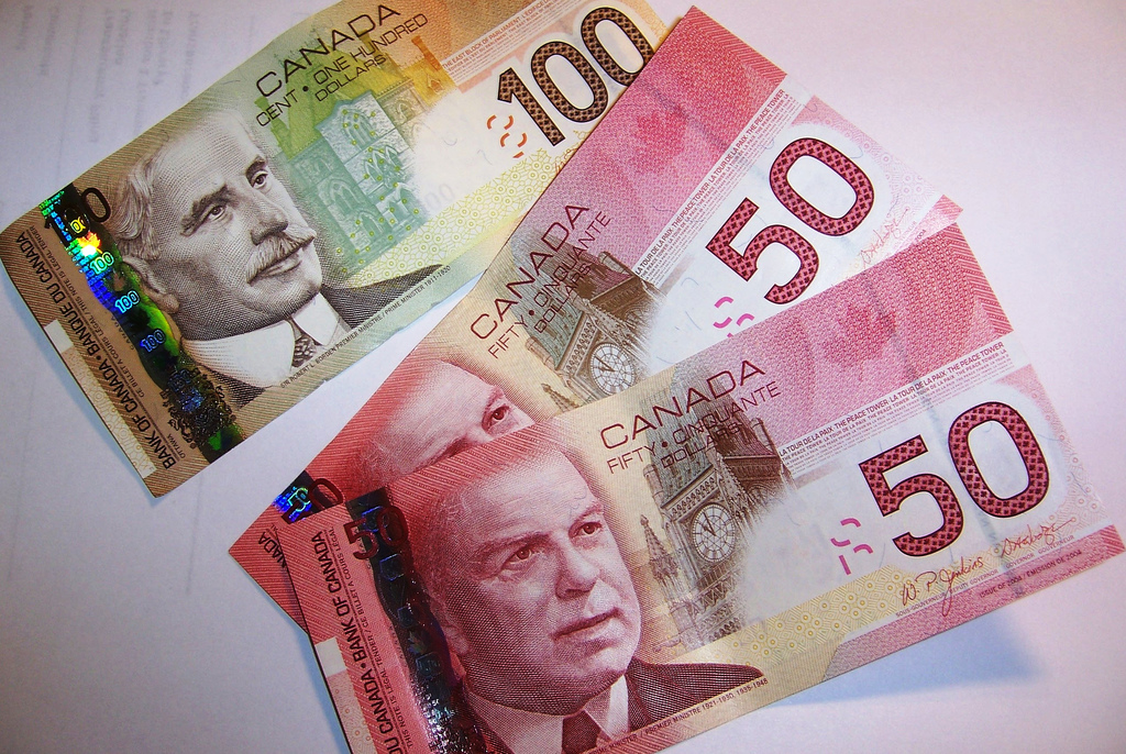 Half Of Canadians 200 Away From Broke 31 Drowning In Debt Canadian Half Of Canadians 200 Away From Broke 31 Drowning In Debt Canadian